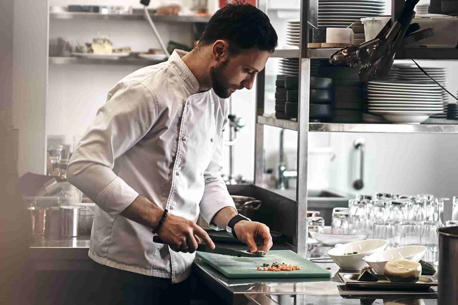 10 Things Professional Chefs Say You Must Have In Your Kitchen ...
